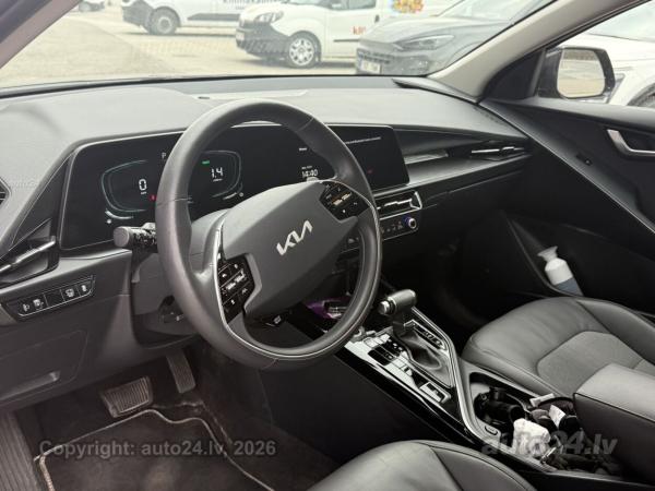Melns Kia Niro 2023 Tallina, ar dzinēja tilpumu 1.60 L un nobraukumu 48 tūkst. km par 25707 €, foto 10 vietnē AUTOMOTO.COM.LV