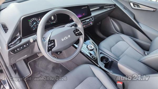 Melns Kia Niro 2023 Tartu, ar dzinēja tilpumu 1.60 L un nobraukumu 25 tūkst. km par 24990 €, foto 9 vietnē AUTOMOTO.COM.LV