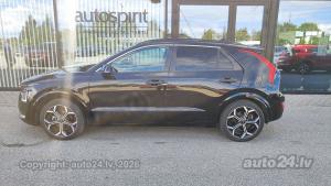 Black Kia Niro 2023 in Tartu, with an engine capacity of 1.60 L and mileage of 25 thousand km for 24990 €, photo 3 on AUTOMOTO.COM.LV