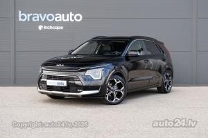 Black Kia Niro 2023 in Tartu, with an engine capacity of 1.80 L and mileage of 17 thousand km for 26900 €, photo  on AUTOMOTO.COM.LV