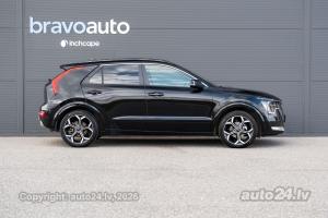 Black Kia Niro 2023 in Tartu, with an engine capacity of 1.80 L and mileage of 17 thousand km for 26900 €, photo 5 on AUTOMOTO.COM.LV