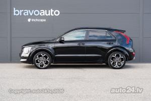 Black Kia Niro 2023 in Tartu, with an engine capacity of 1.80 L and mileage of 17 thousand km for 26900 €, photo 6 on AUTOMOTO.COM.LV