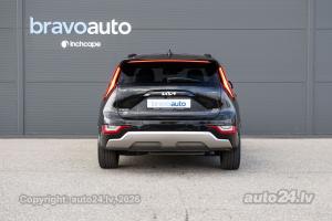 Black Kia Niro 2023 in Tartu, with an engine capacity of 1.80 L and mileage of 17 thousand km for 26900 €, photo 8 on AUTOMOTO.COM.LV