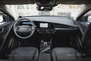 Black Kia Niro 2023 in Tartu, with an engine capacity of 1.80 L and mileage of 17 thousand km for 26900 €, photo 10 on AUTOMOTO.COM.LV