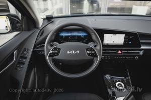 Black Kia Niro 2023 in Tartu, with an engine capacity of 1.80 L and mileage of 17 thousand km for 26900 €, photo 11 on AUTOMOTO.COM.LV