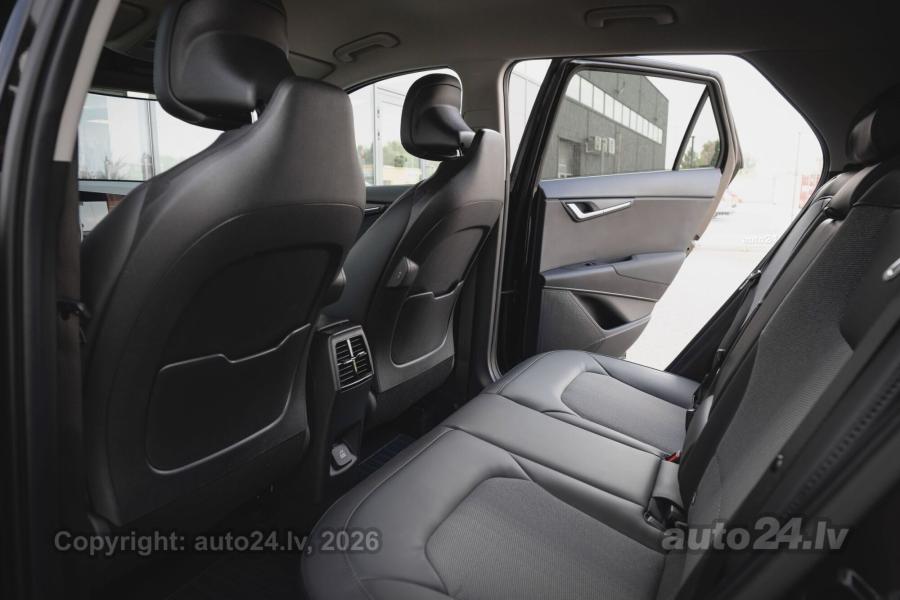 Black Kia Niro 2023 in Tartu, with an engine capacity of 1.80 L and mileage of 17 thousand km for 26900 €, photo 14 on AUTOMOTO.COM.LV
