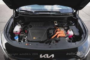 Black Kia Niro 2023 in Tartu, with an engine capacity of 1.80 L and mileage of 17 thousand km for 26900 €, photo 26 on AUTOMOTO.COM.LV