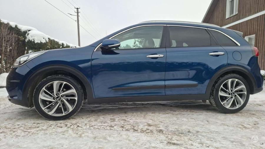Zils Kia Niro 2016 Kauņa, ar dzinēja tilpumu 1.59 L un nobraukumu 133 tūkst. km par 11450 €, foto 30 vietnē AUTOMOTO.COM.LV