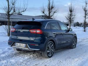Blue Kia Niro 2017 in Vilnius, with an engine capacity of 1.59 L and mileage of 120 thousand km for 11900 €, photo 7 on AUTOMOTO.COM.LV