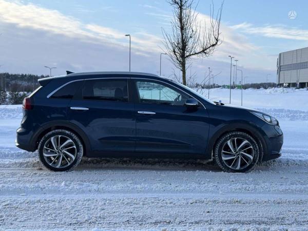 Zils Kia Niro 2017 Viļņa, ar dzinēja tilpumu 1.59 L un nobraukumu 120 tūkst. km par 11900 €, foto 8 vietnē AUTOMOTO.COM.LV