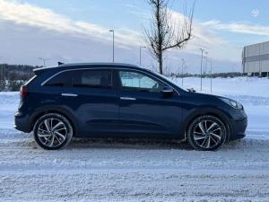 Blue Kia Niro 2017 in Vilnius, with an engine capacity of 1.59 L and mileage of 120 thousand km for 11900 €, photo 8 on AUTOMOTO.COM.LV