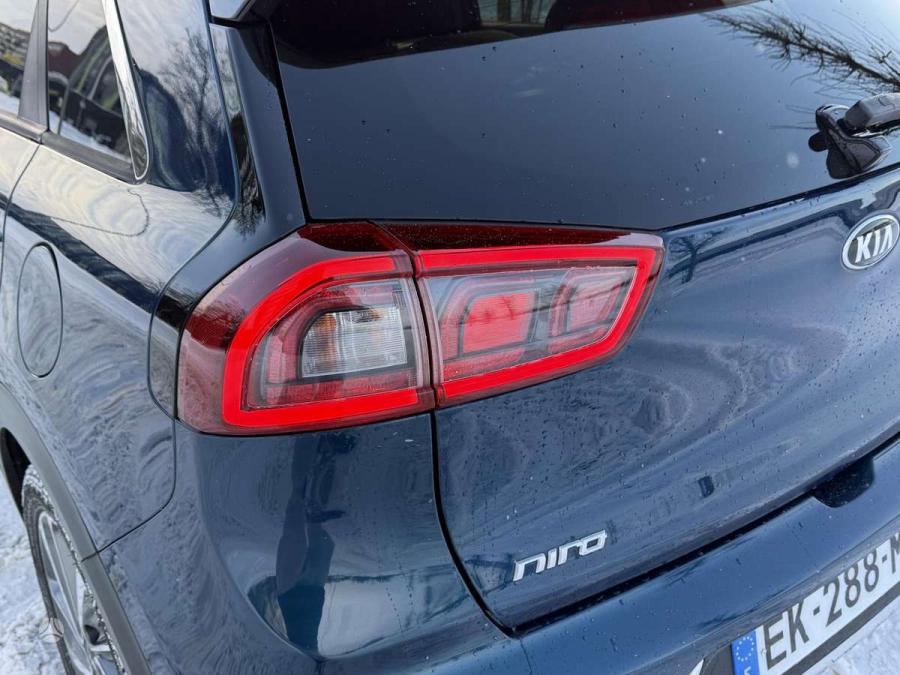 Blue Kia Niro 2017 in Vilnius, with an engine capacity of 1.59 L and mileage of 120 thousand km for 11900 €, photo 12 on AUTOMOTO.COM.LV