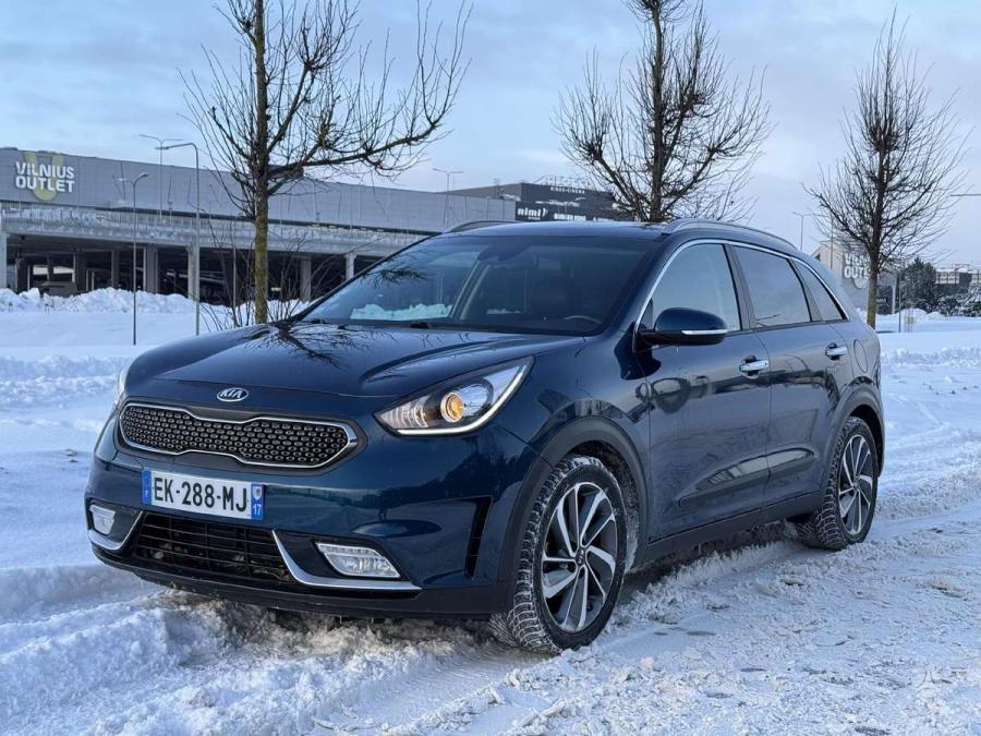 Blue Kia Niro 2017 in Vilnius, with an engine capacity of 1.59 L and mileage of 120 thousand km for 11850 €, photo 1 on AUTOMOTO.COM.LV
