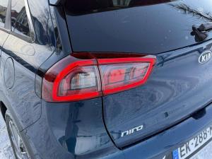 Blue Kia Niro 2017 in Vilnius, with an engine capacity of 1.59 L and mileage of 120 thousand km for 11850 €, photo 5 on AUTOMOTO.COM.LV