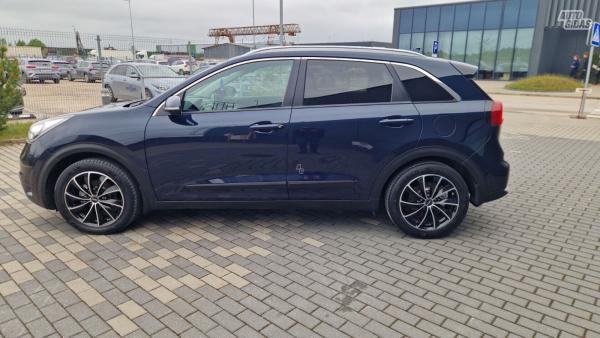 Zils Kia Niro 2018 Šauļi, ar dzinēja tilpumu 1.60 L un nobraukumu 230 tūkst. km par 11500 €, foto 4 vietnē AUTOMOTO.COM.LV