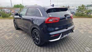 Blue Kia Niro 2018 in Siauliai, with an engine capacity of 1.60 L and mileage of 230 thousand km for 11500 €, photo 6 on AUTOMOTO.COM.LV