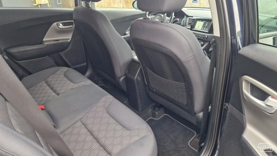 Blue Kia Niro 2018 in Siauliai, with an engine capacity of 1.60 L and mileage of 230 thousand km for 11500 €, photo 16 on AUTOMOTO.COM.LV