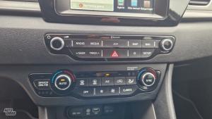 Blue Kia Niro 2018 in Siauliai, with an engine capacity of 1.60 L and mileage of 230 thousand km for 11500 €, photo 19 on AUTOMOTO.COM.LV