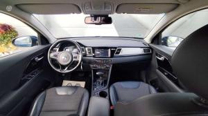 Blue Kia Niro 2018 in Kaunas, with an engine capacity of 1.60 L and mileage of 197 thousand km for 11950 €, photo 3 on AUTOMOTO.COM.LV