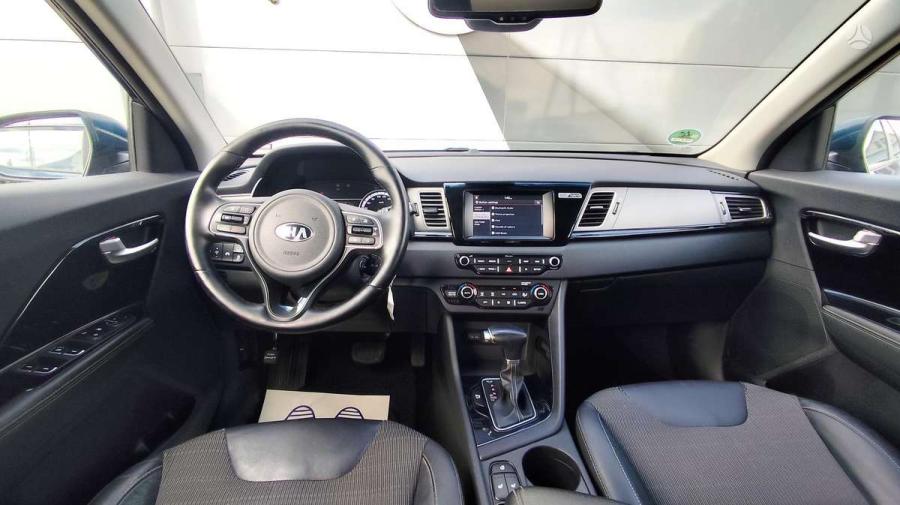 Blue Kia Niro 2018 in Kaunas, with an engine capacity of 1.60 L and mileage of 197 thousand km for 11950 €, photo 12 on AUTOMOTO.COM.LV