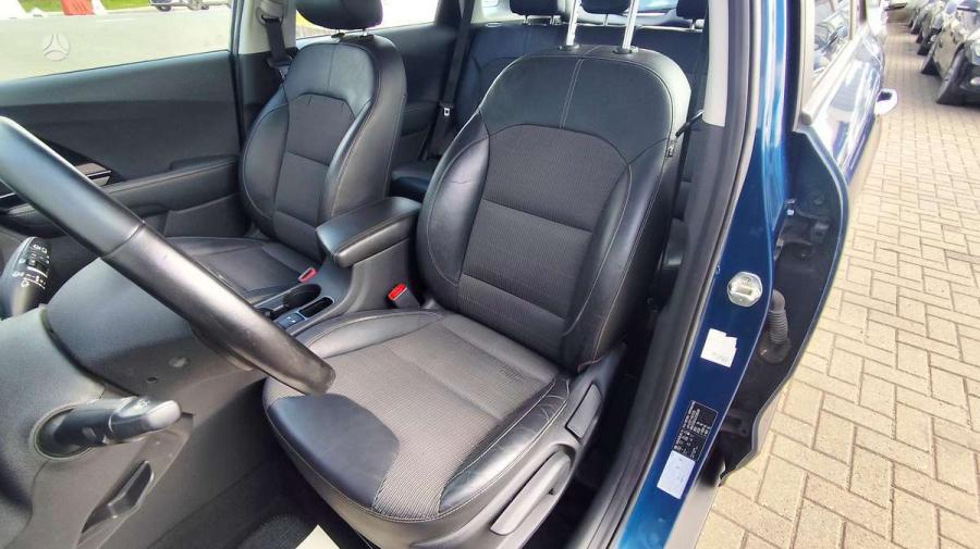 Blue Kia Niro 2018 in Kaunas, with an engine capacity of 1.60 L and mileage of 197 thousand km for 11950 €, photo 18 on AUTOMOTO.COM.LV