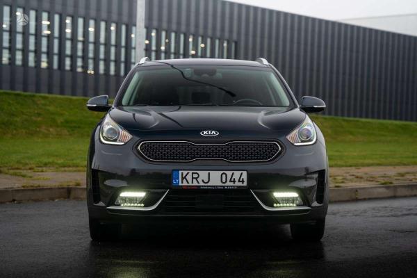 Blue Kia Niro 2018 in Vilnius, with an engine capacity of 1.58 L and mileage of 115 thousand km for 13000 €, photo 5 on AUTOMOTO.COM.LV