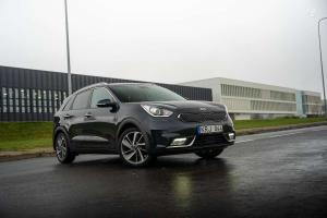 Синий Киа Niro 2018 в Вильнюс, объемом двигателя 1.58 л и пробегом 115 тыс. км за 13000 €, фото 9 на AUTOMOTO.COM.LV