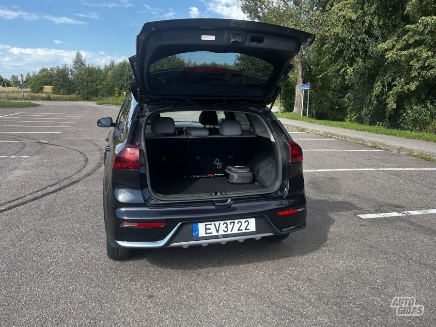Синий Киа Niro 2018 в Вильнюс, объемом двигателя 1.60 л и пробегом 140 тыс. км за 13200 €, фото 6 на AUTOMOTO.COM.LV