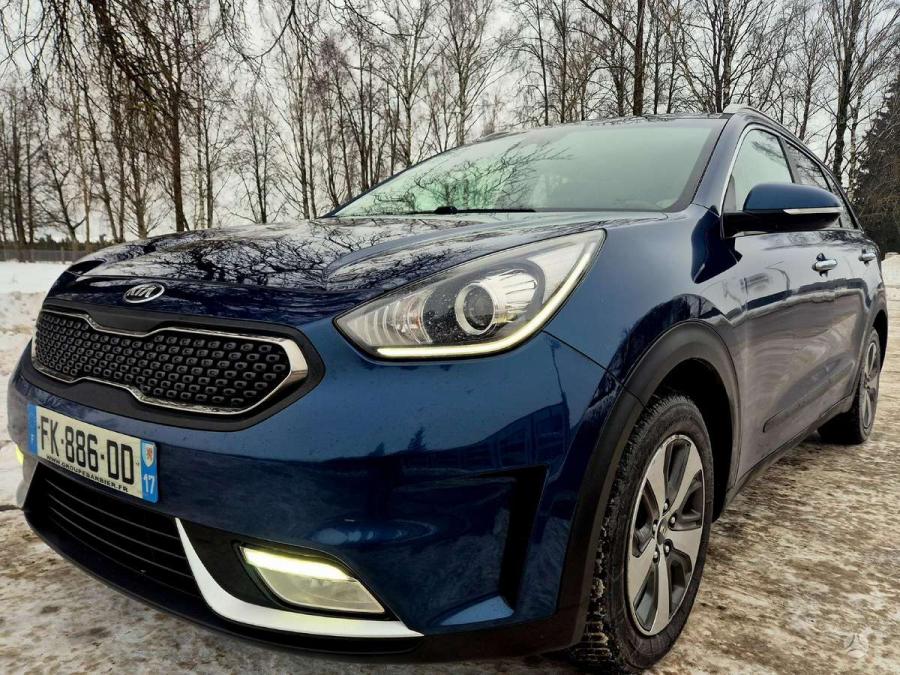 Blue Kia Niro 2019 in Taurage, with an engine capacity of 1.59 L and mileage of 217 thousand km for 7800 €, photo 5 on AUTOMOTO.COM.LV