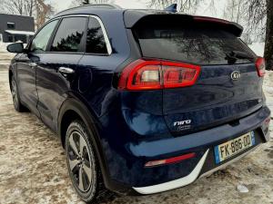 Blue Kia Niro 2019 in Taurage, with an engine capacity of 1.59 L and mileage of 217 thousand km for 7800 €, photo 7 on AUTOMOTO.COM.LV