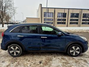 Blue Kia Niro 2019 in Taurage, with an engine capacity of 1.59 L and mileage of 217 thousand km for 7800 €, photo 10 on AUTOMOTO.COM.LV