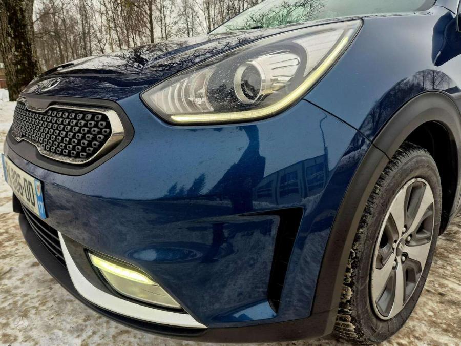 Blue Kia Niro 2019 in Taurage, with an engine capacity of 1.59 L and mileage of 217 thousand km for 7800 €, photo 11 on AUTOMOTO.COM.LV