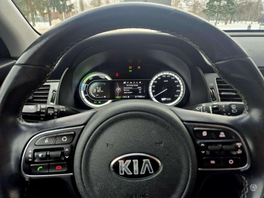 Blue Kia Niro 2019 in Taurage, with an engine capacity of 1.59 L and mileage of 217 thousand km for 7800 €, photo 17 on AUTOMOTO.COM.LV