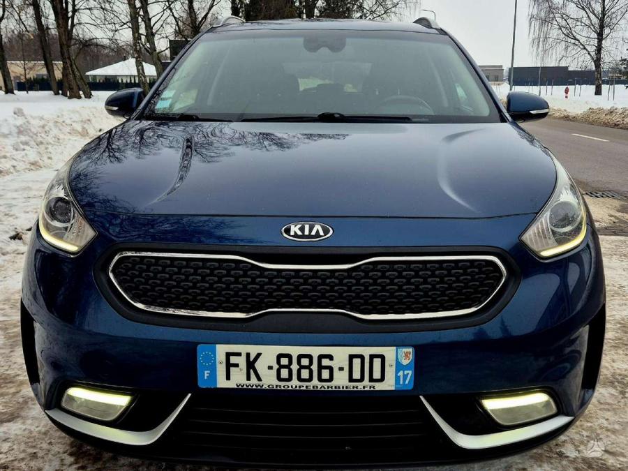 Blue Kia Niro 2019 in Klaipeda, with an engine capacity of 1.59 L and mileage of 217 thousand km for 7800 €, photo 2 on AUTOMOTO.COM.LV