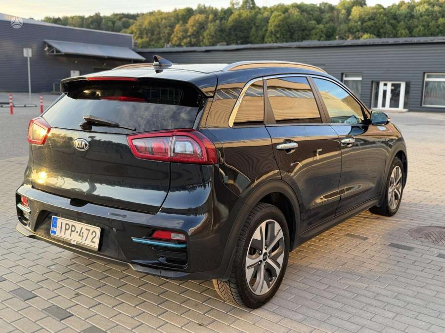 Blue Kia Niro 2019 in Kaunas, with an engine capacity of 0.00 L and mileage of 360 thousand km for 12450 €, photo 5 on AUTOMOTO.COM.LV