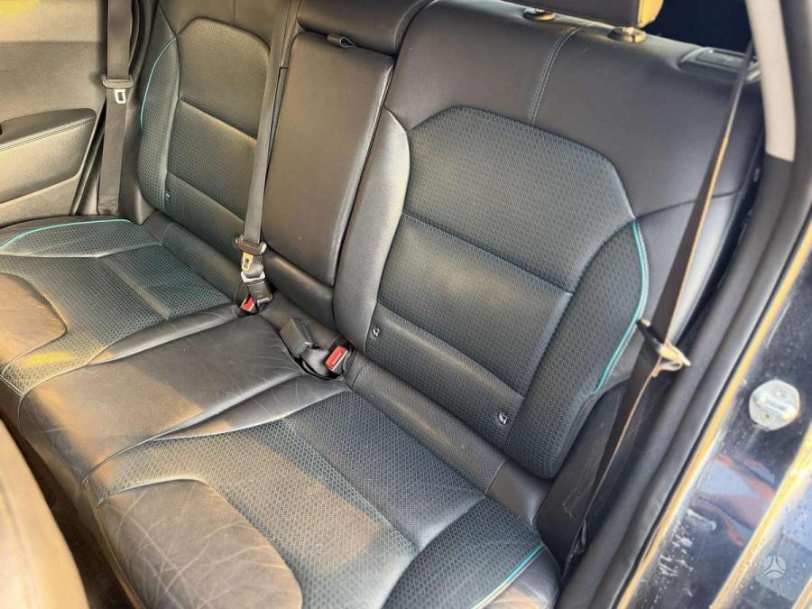 Blue Kia Niro 2019 in Kaunas, with an engine capacity of 0.00 L and mileage of 360 thousand km for 12450 €, photo 12 on AUTOMOTO.COM.LV