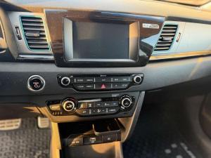 Blue Kia Niro 2019 in Kaunas, with an engine capacity of 0.00 L and mileage of 360 thousand km for 12450 €, photo 13 on AUTOMOTO.COM.LV