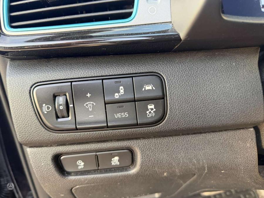 Blue Kia Niro 2019 in Kaunas, with an engine capacity of 0.00 L and mileage of 360 thousand km for 12450 €, photo 16 on AUTOMOTO.COM.LV
