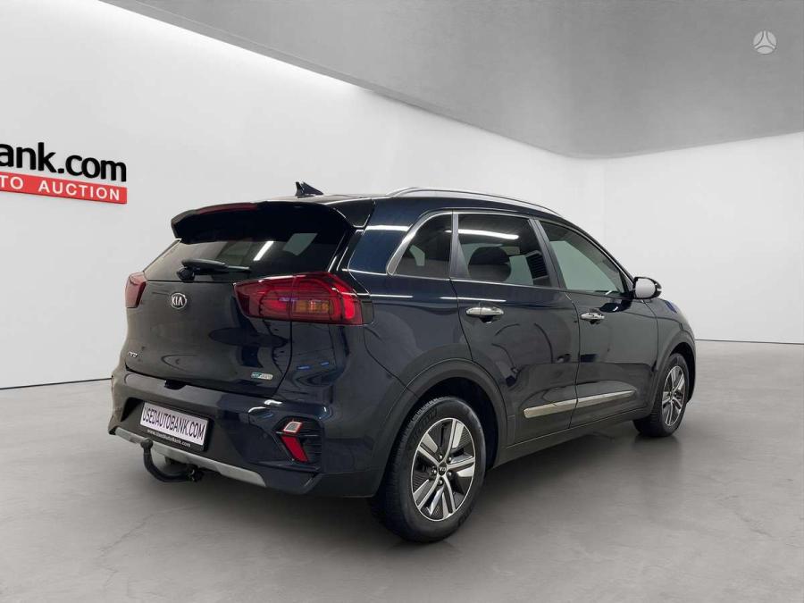 Blue Kia Niro 2020 in Marijampole, with an engine capacity of 1.58 L and mileage of 186 thousand km for 15004 €, photo 4 on AUTOMOTO.COM.LV