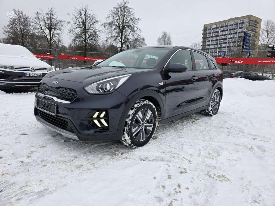 Blue Kia Niro 2020 in Vilnius, with an engine capacity of 1.58 L and mileage of 90 thousand km for 16000 €, photo 2 on AUTOMOTO.COM.LV