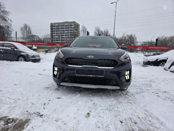 Blue Kia Niro 2020 in Vilnius, with an engine capacity of 1.58 L and mileage of 90 thousand km for 16000 €, photo 3 on AUTOMOTO.COM.LV