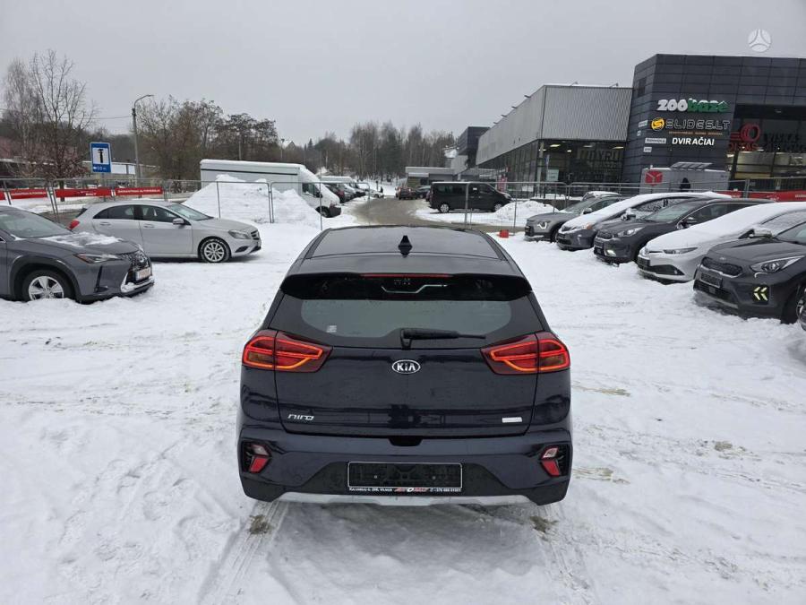 Blue Kia Niro 2020 in Vilnius, with an engine capacity of 1.58 L and mileage of 90 thousand km for 16000 €, photo 7 on AUTOMOTO.COM.LV
