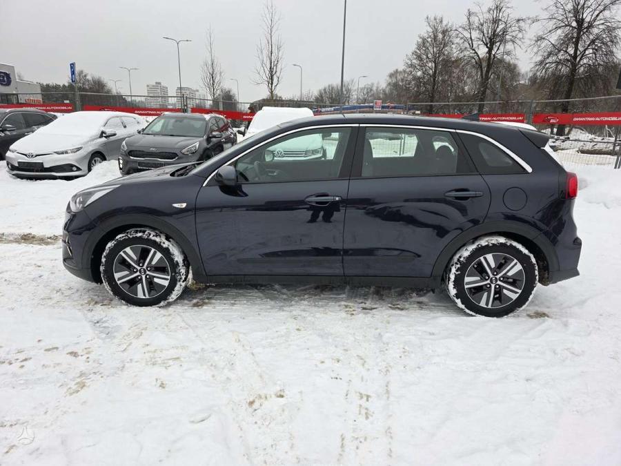Blue Kia Niro 2020 in Vilnius, with an engine capacity of 1.58 L and mileage of 90 thousand km for 16000 €, photo 8 on AUTOMOTO.COM.LV