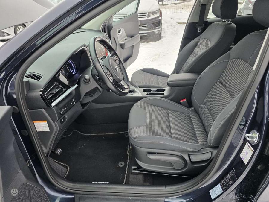 Blue Kia Niro 2020 in Vilnius, with an engine capacity of 1.58 L and mileage of 90 thousand km for 16000 €, photo 12 on AUTOMOTO.COM.LV