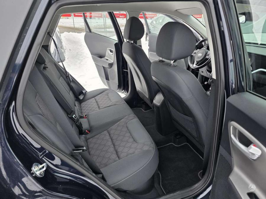 Blue Kia Niro 2020 in Vilnius, with an engine capacity of 1.58 L and mileage of 90 thousand km for 16000 €, photo 14 on AUTOMOTO.COM.LV