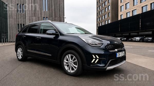 Синий Киа Niro 2020 в Рига, объемом двигателя 1.60 л и пробегом 65 тыс. км за 18900 €, фото 2 на AUTOMOTO.COM.LV