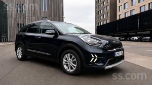 Синий Киа Niro 2020 в Рига, объемом двигателя 1.60 л и пробегом 65 тыс. км за 18900 €, фото 3 на AUTOMOTO.COM.LV