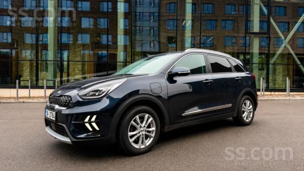 Синий Киа Niro 2020 в Рига, объемом двигателя 1.60 л и пробегом 65 тыс. км за 18900 €, фото 3 на AUTOMOTO.COM.LV