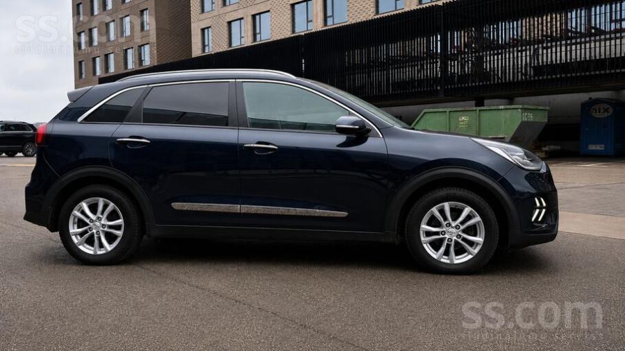 Синий Киа Niro 2020 в Рига, объемом двигателя 1.60 л и пробегом 65 тыс. км за 18900 €, фото 5 на AUTOMOTO.COM.LV