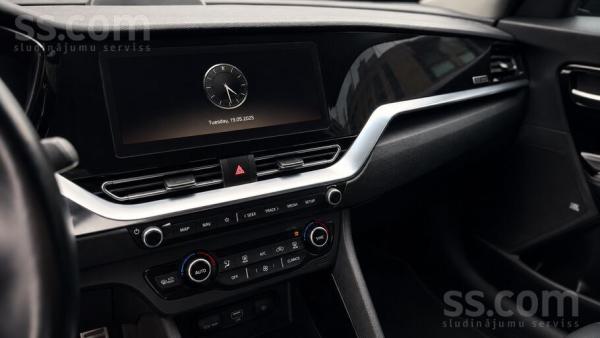 Синий Киа Niro 2020 в Рига, объемом двигателя 1.60 л и пробегом 65 тыс. км за 18900 €, фото 9 на AUTOMOTO.COM.LV